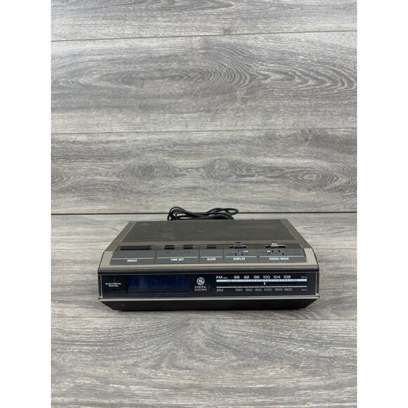 General Electric | Other | Ge Radio Alarm Clock Model 74642avintage ...
